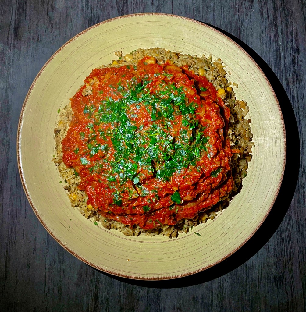 Kochari Egyptien (plat de riz, pâtes, lentilles et pois chiches) - Eat ...